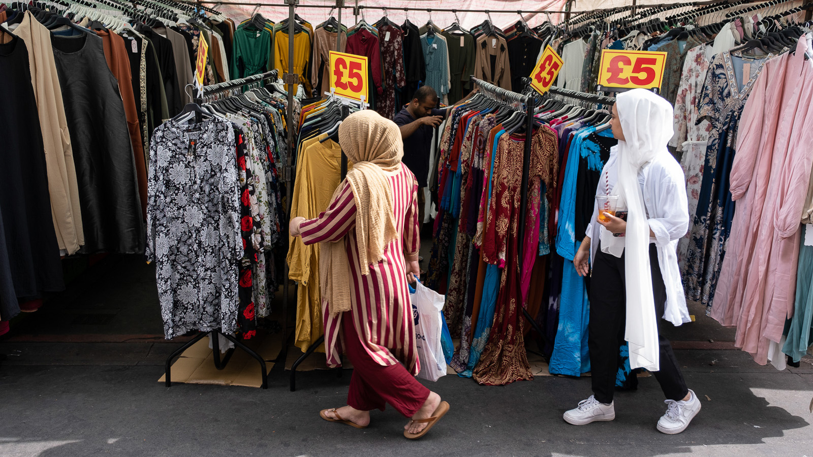 Young Muslims feeling the pinch as grim winter looms - Hyphen