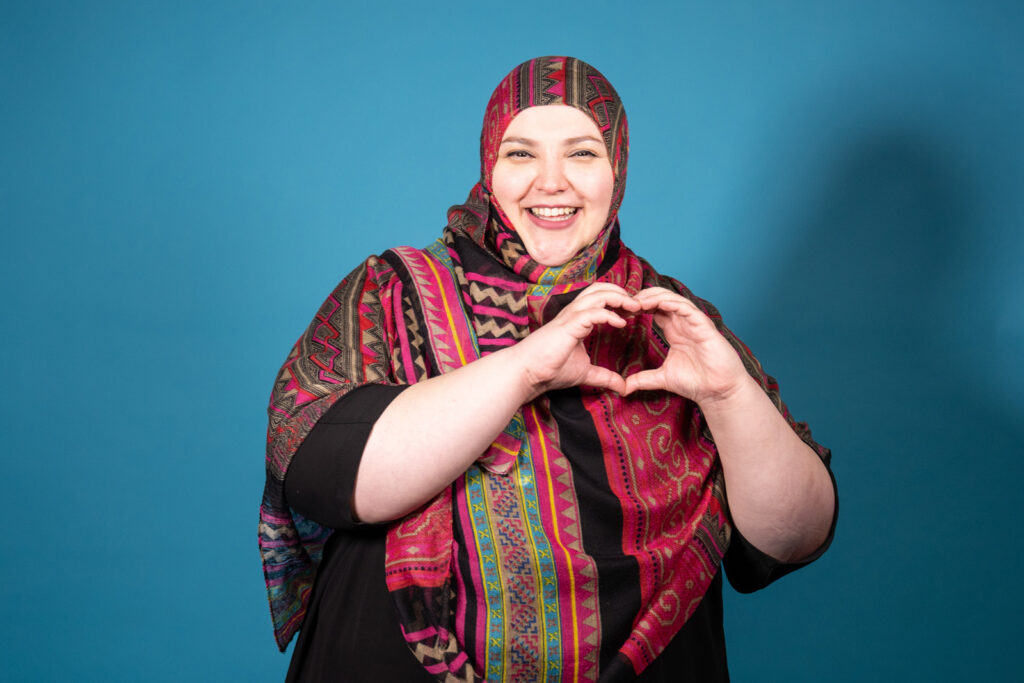 7 up and coming Muslim comedians to watch out for - Hyphen