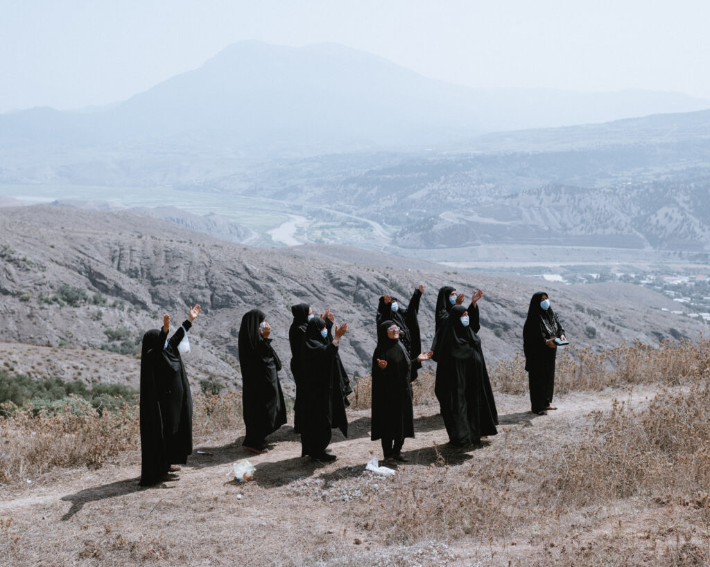 Lyrical images of the Caspian Sea show a natural treasure in peril - Hyphen