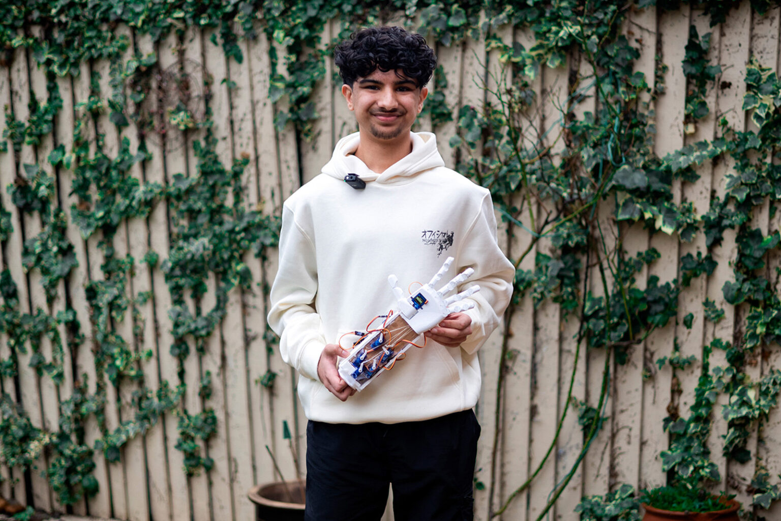 Meet the teenager building award-winning robots at home - Hyphen
